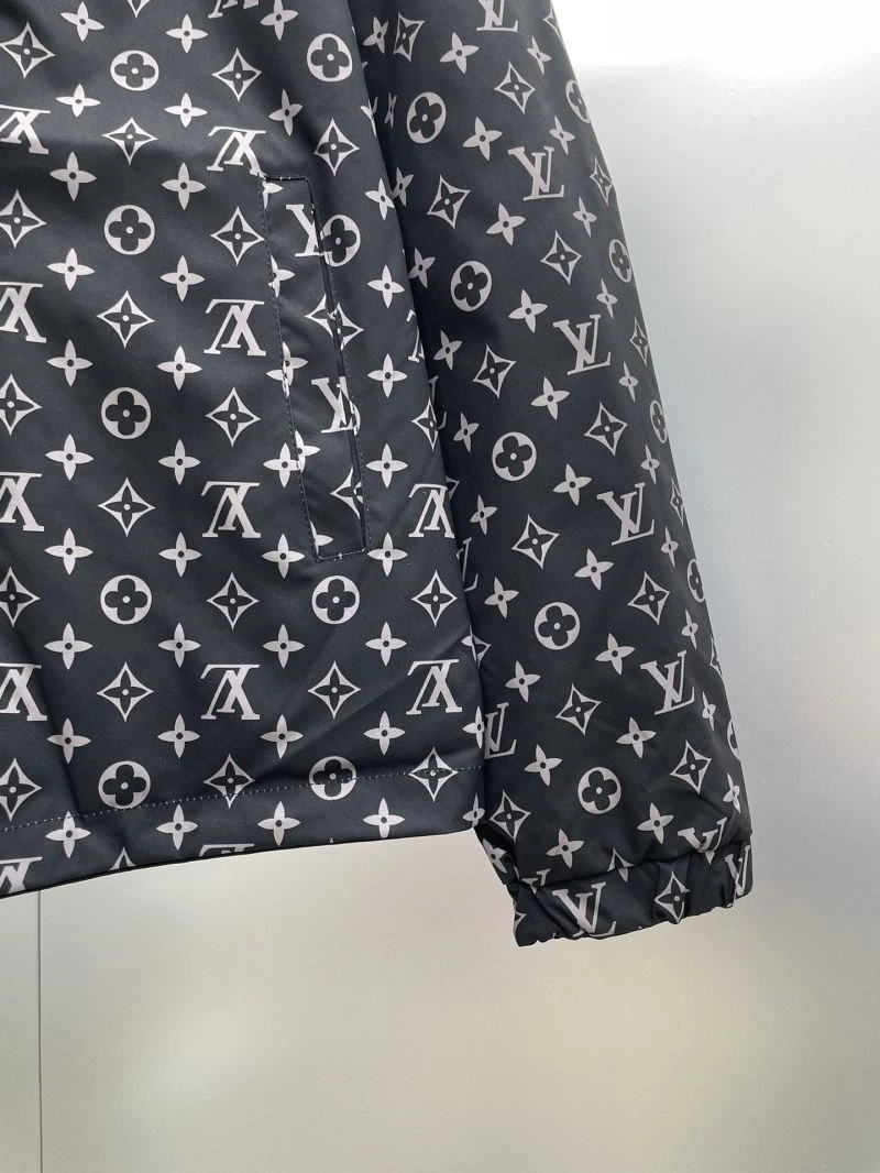 Accurate model Louis Vuitton Outwear