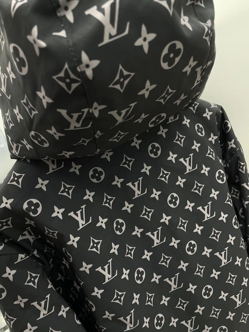 Accurate model Louis Vuitton Outwear