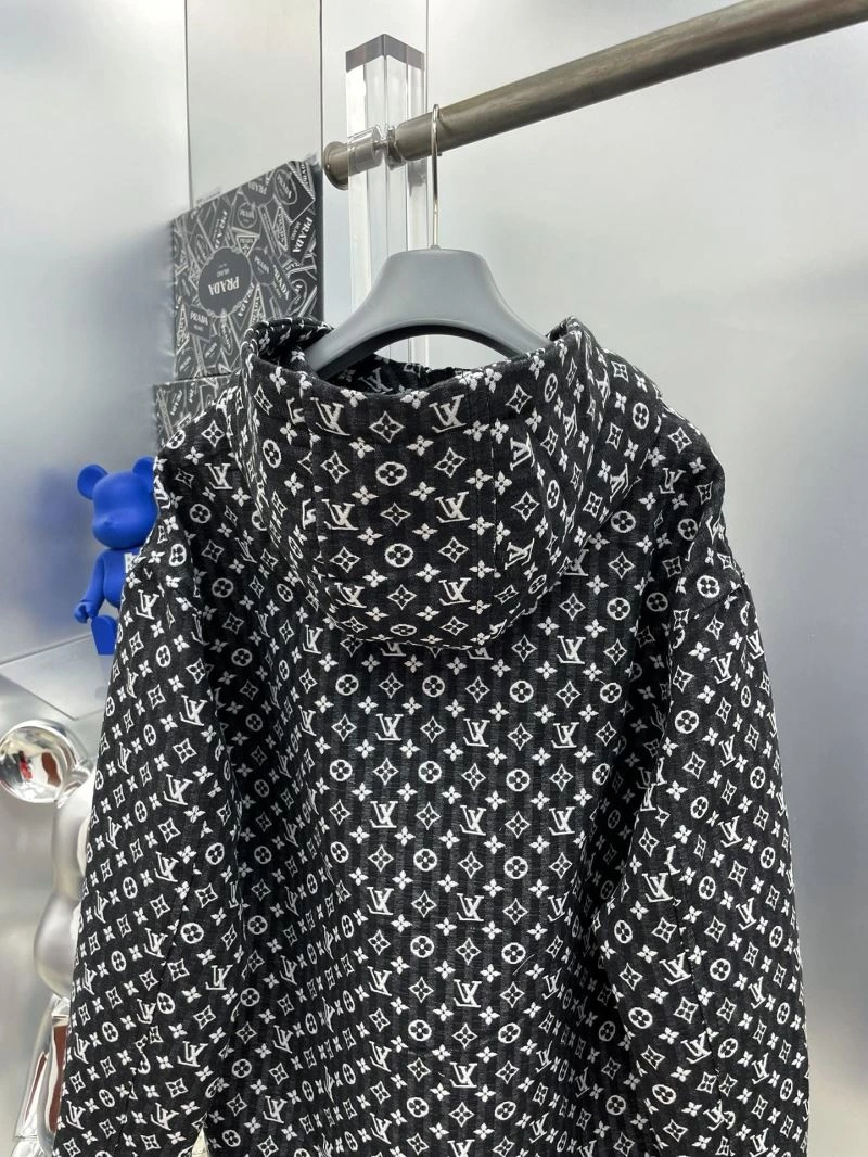 Official Louis Vuitton Outwear