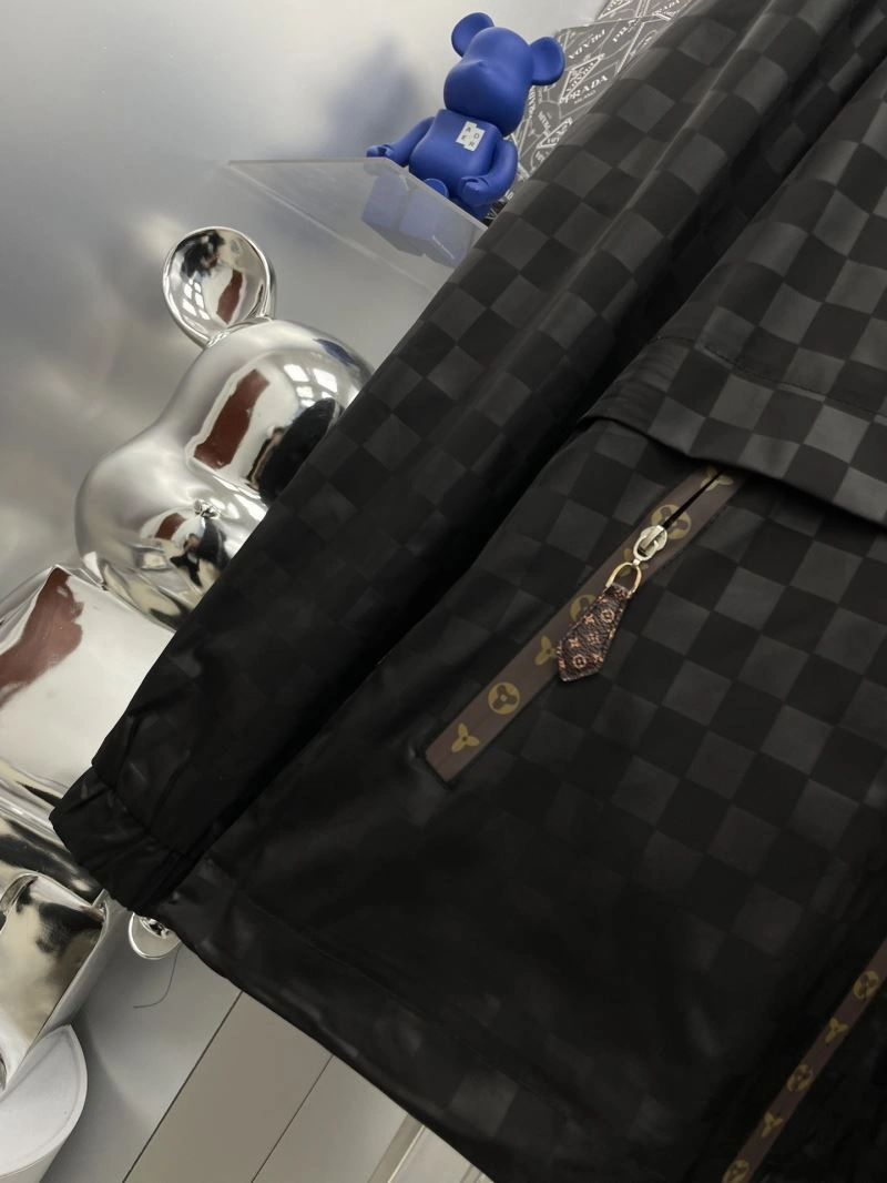 Real Louis Vuitton Outwear