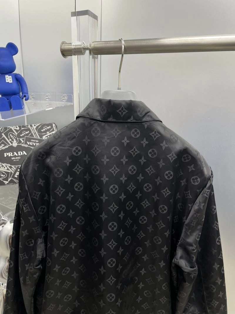 Exact replica Louis Vuitton Outwear