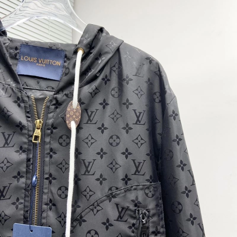 Accurate model Louis Vuitton Outwear
