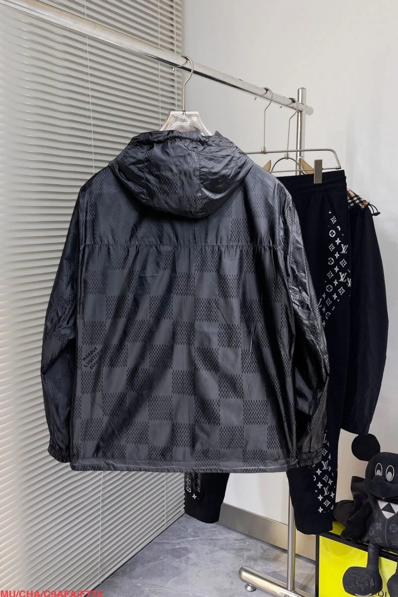 Accurate model Louis Vuitton Outwear