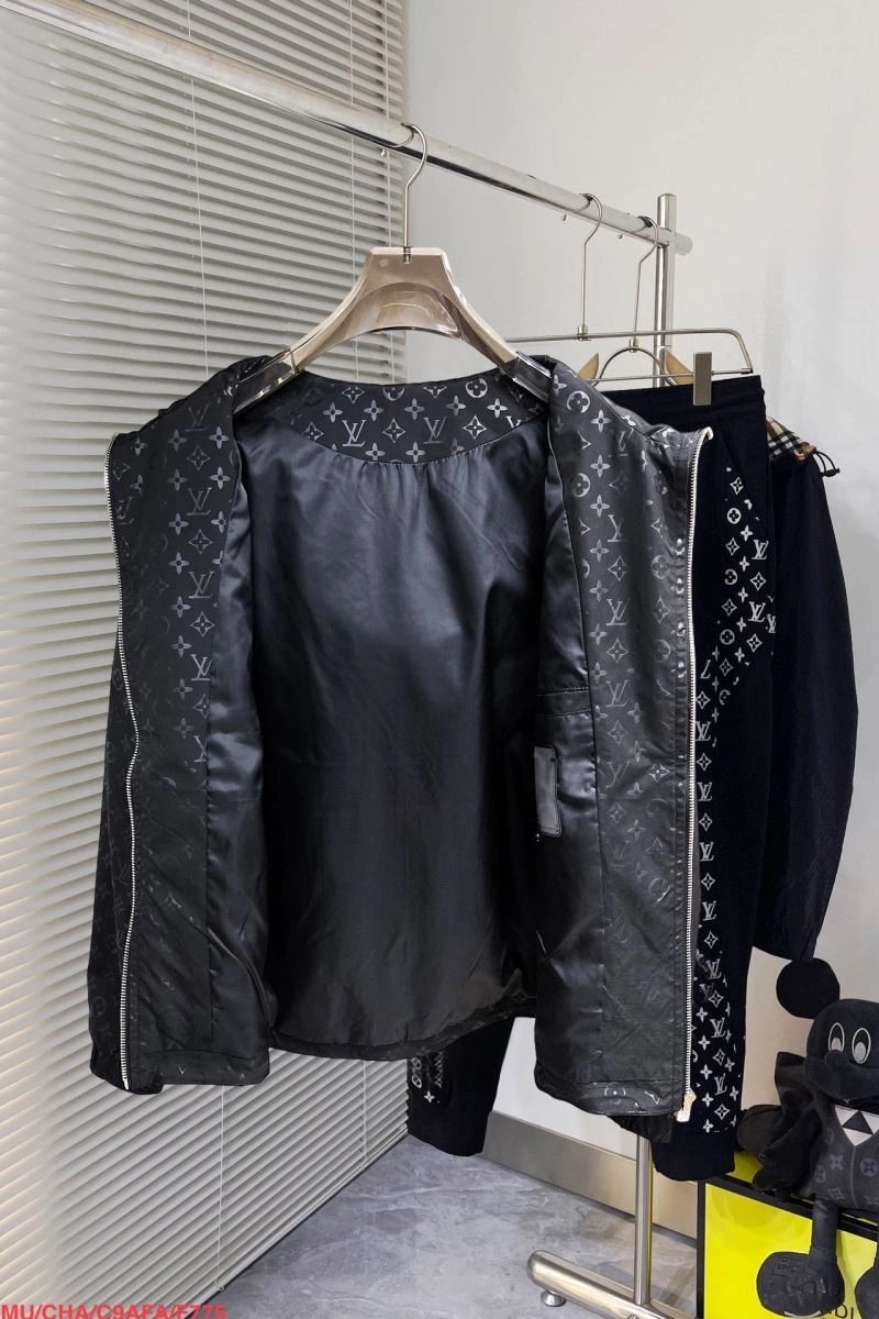 High fidelity Louis Vuitton Outwear