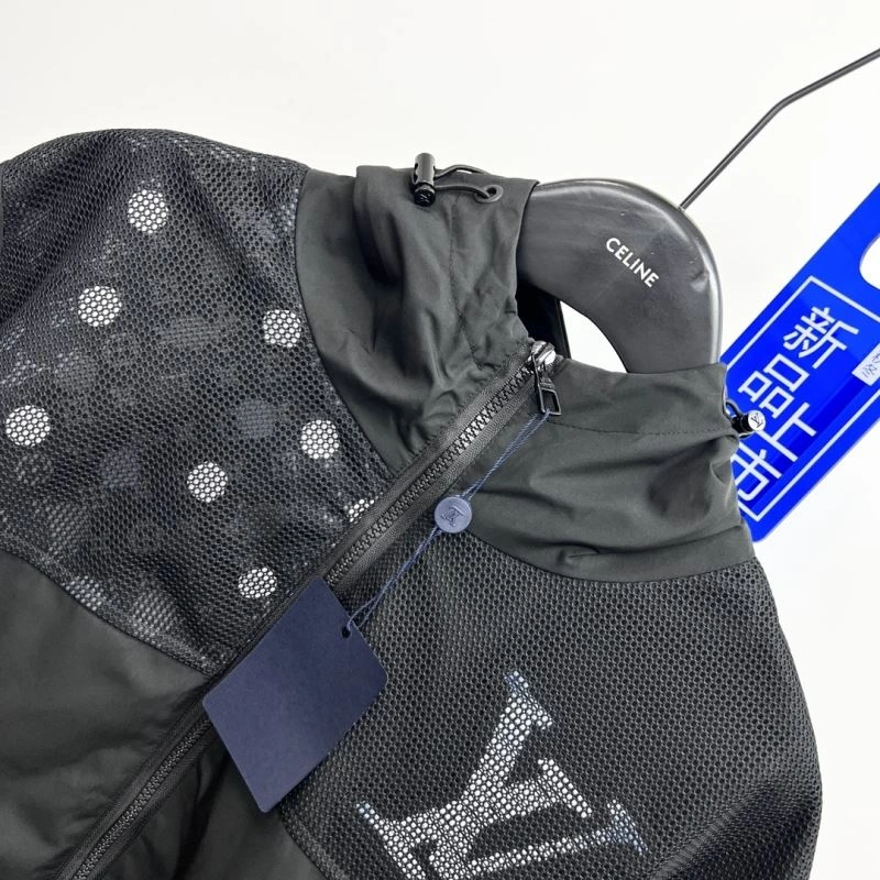Bargain Louis Vuitton Outwear