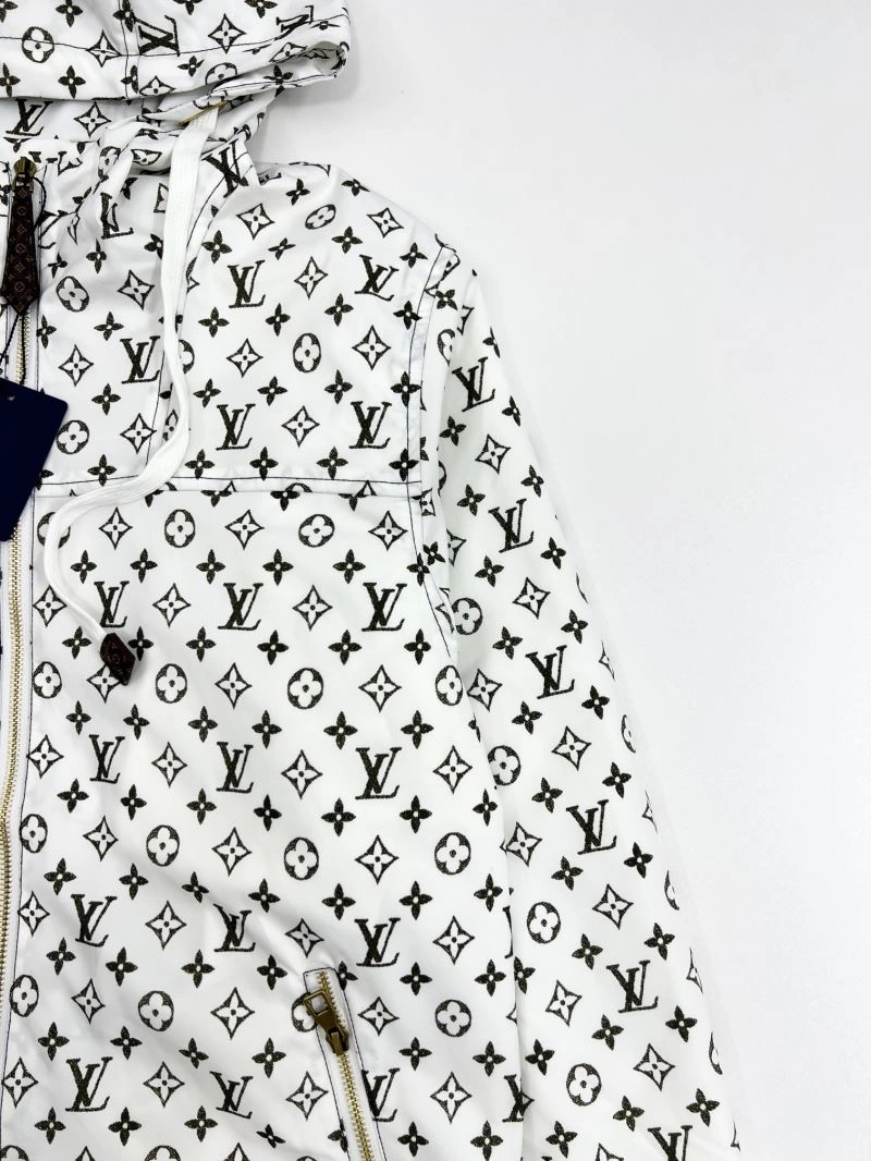 Top mirror Louis Vuitton Outwear