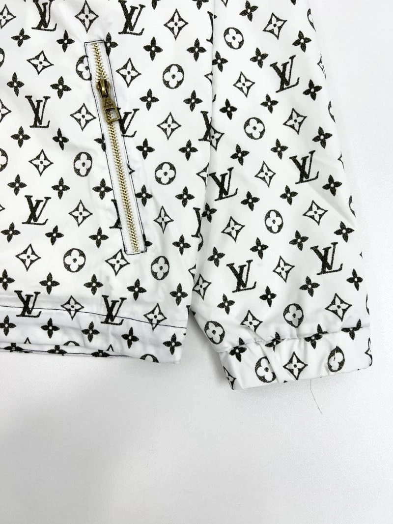 Top mirror Louis Vuitton Outwear