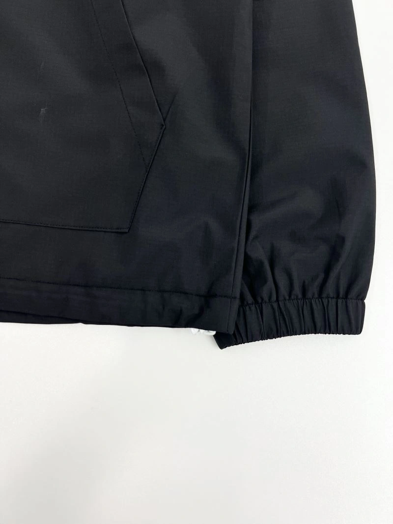 Top mirror Louis Vuitton Outwear