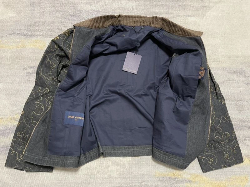 Bargain Louis Vuitton Outwear