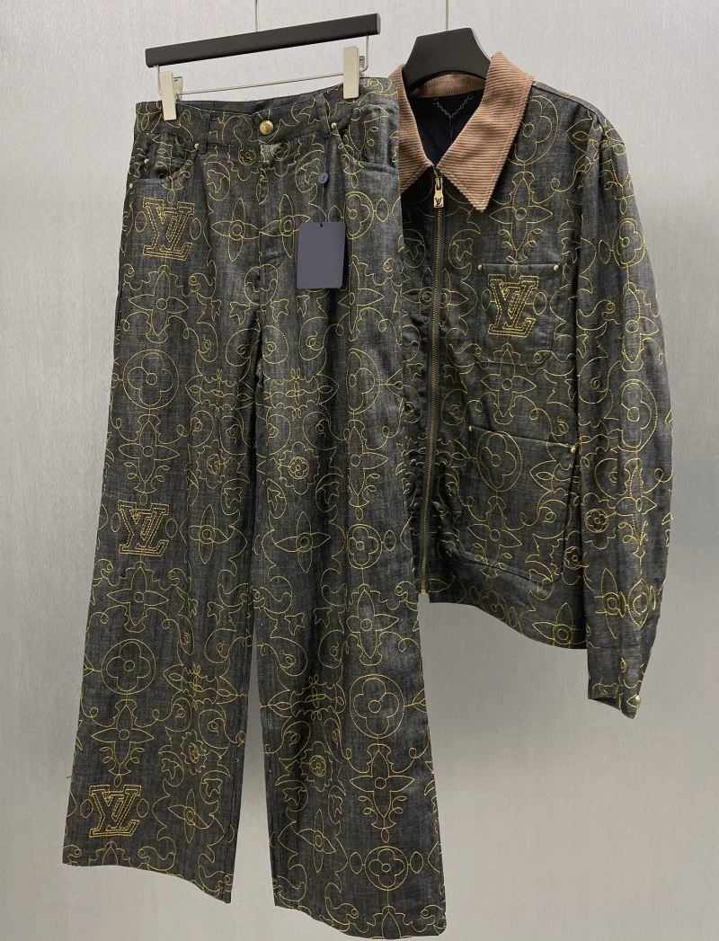 Top match Louis Vuitton Outwear