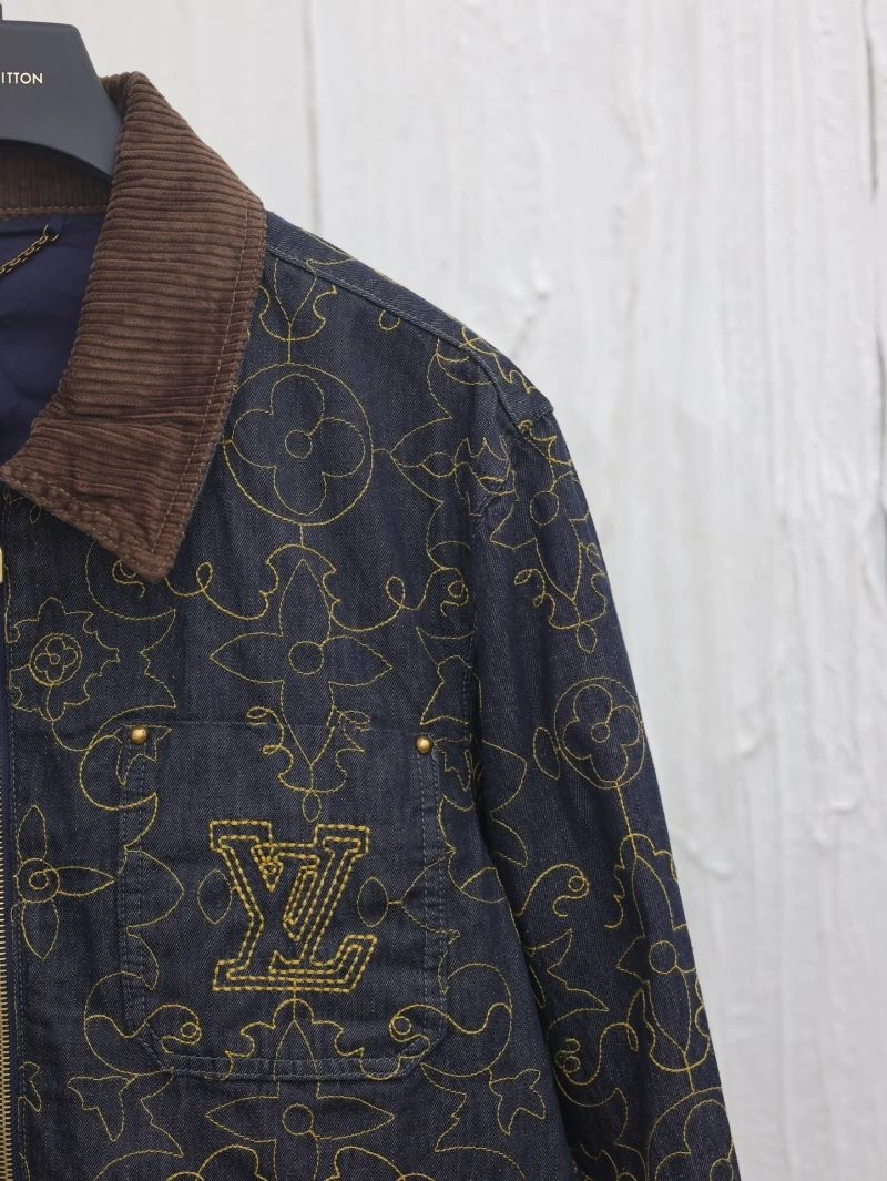 Top mirror Louis Vuitton Outwear