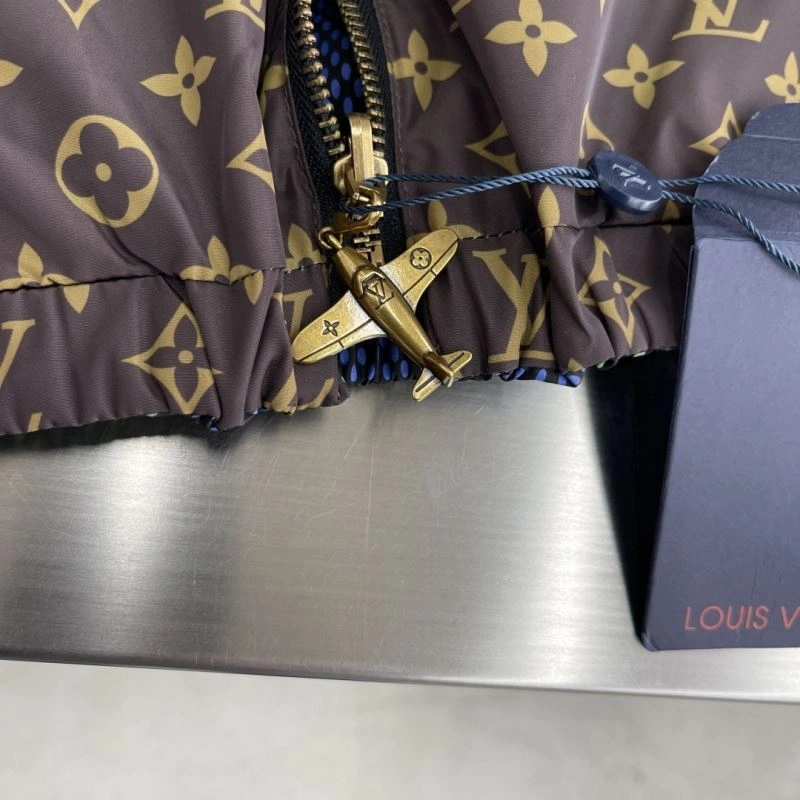 Top match Louis Vuitton Outwear