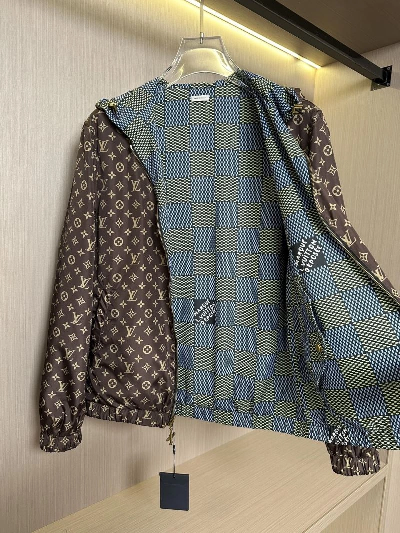 Accurate model Louis Vuitton Outwear