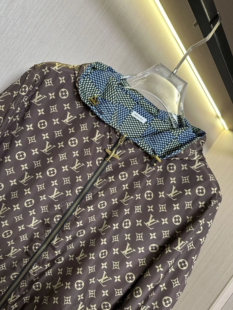Accurate model Louis Vuitton Outwear