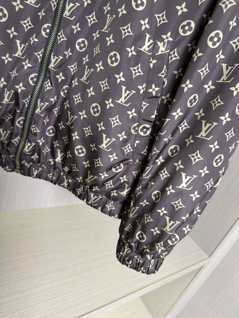 Accurate model Louis Vuitton Outwear