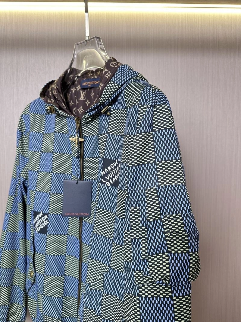 Accurate model Louis Vuitton Outwear