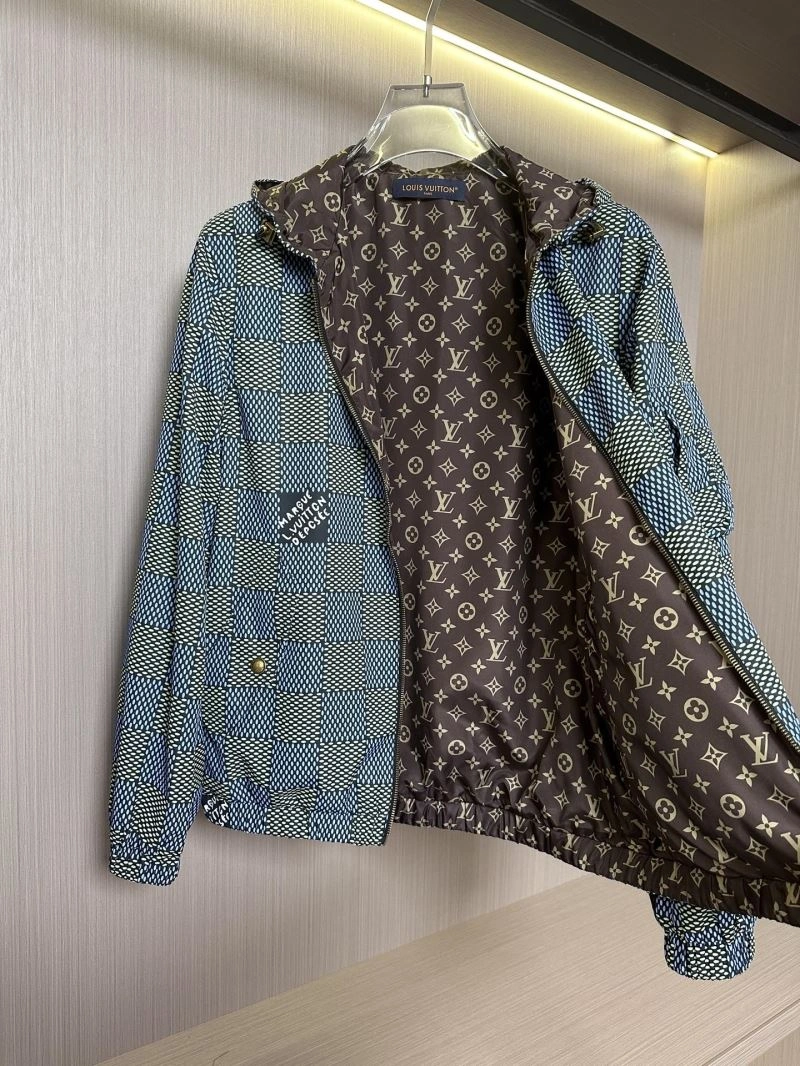 Accurate model Louis Vuitton Outwear