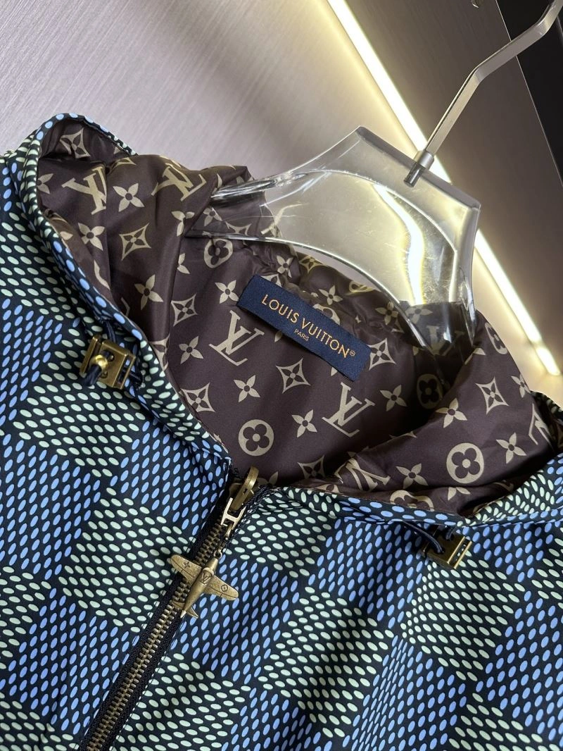 Accurate model Louis Vuitton Outwear