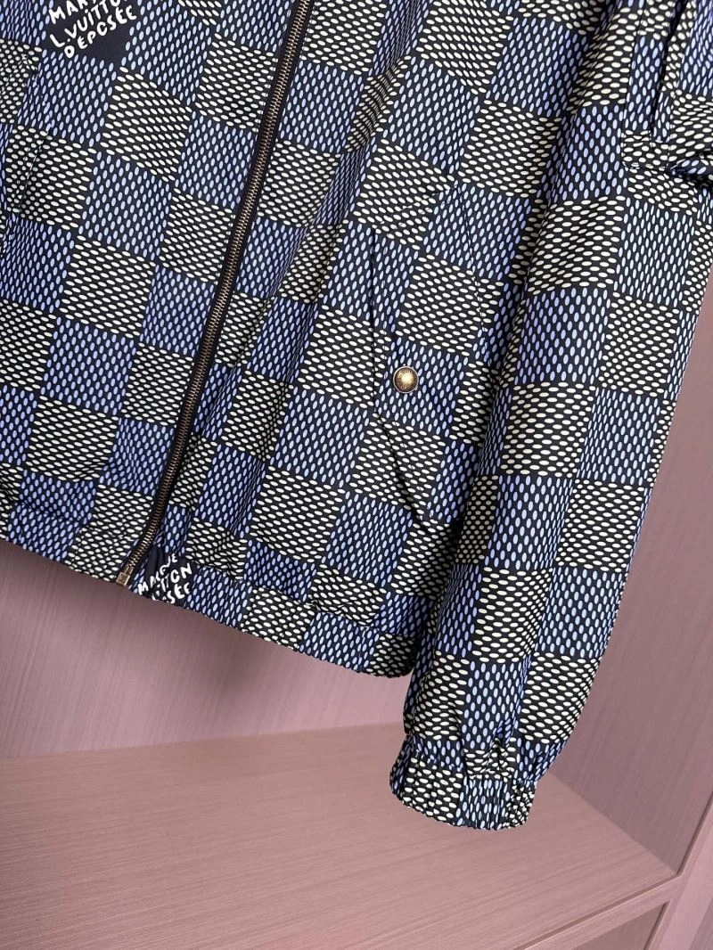 Accurate model Louis Vuitton Outwear