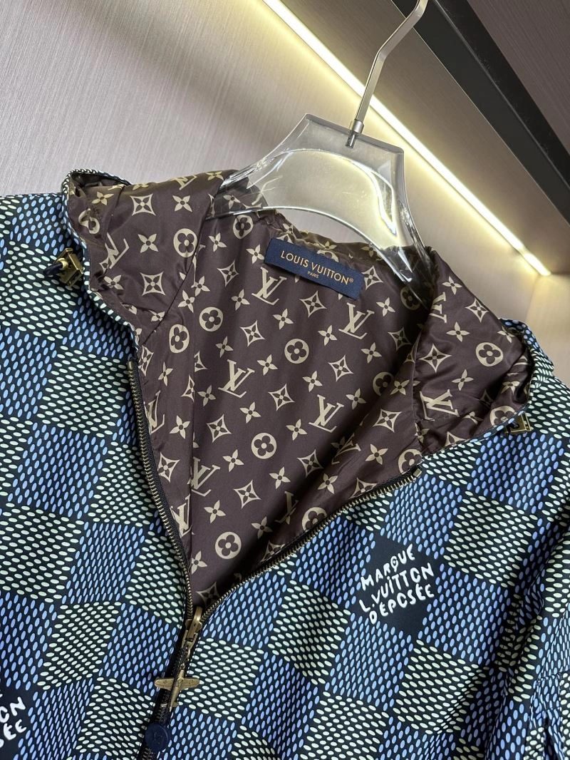 Accurate model Louis Vuitton Outwear