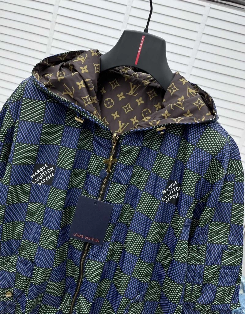 Accurate model Louis Vuitton Outwear