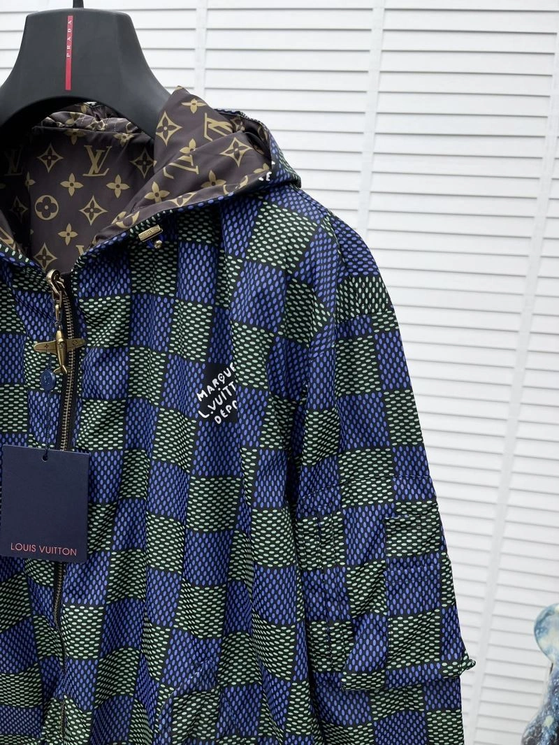 Accurate model Louis Vuitton Outwear