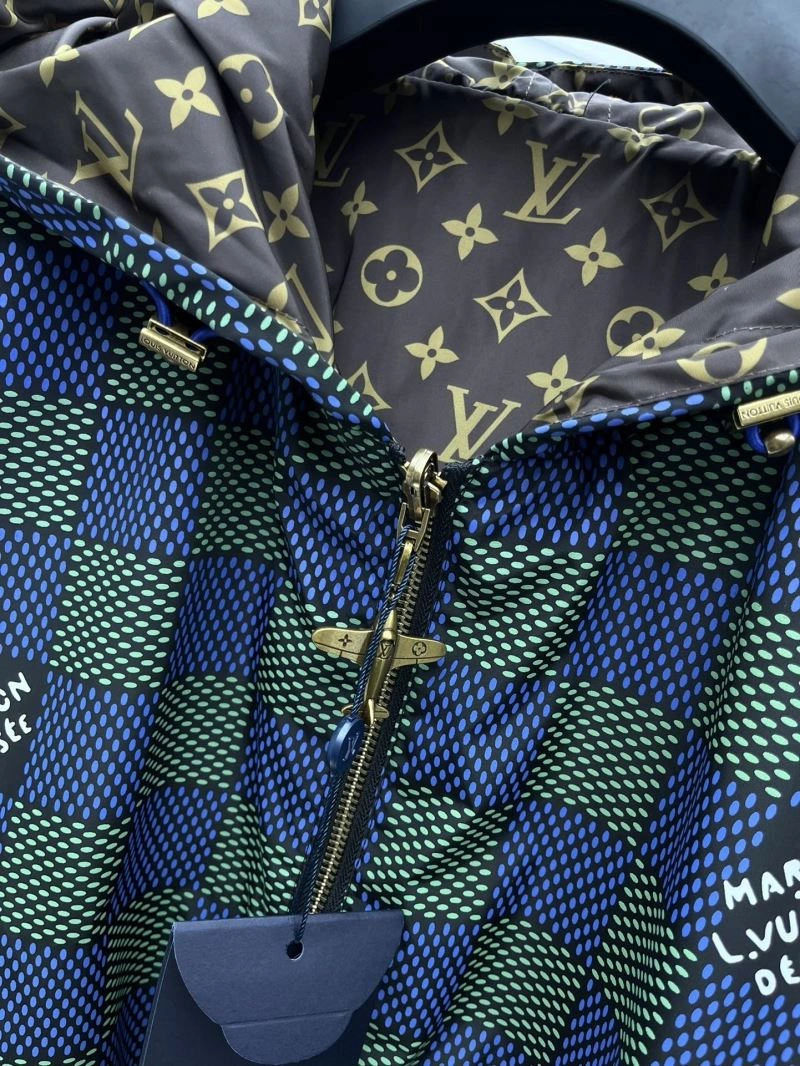 Accurate model Louis Vuitton Outwear