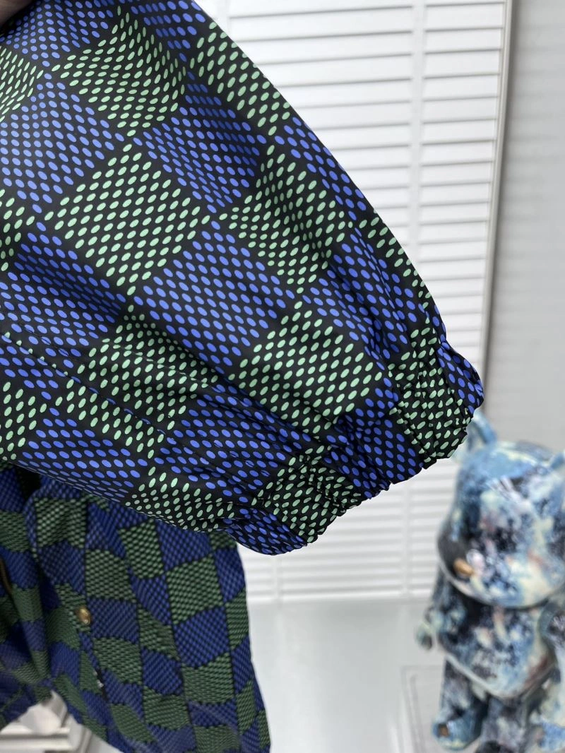 Accurate model Louis Vuitton Outwear