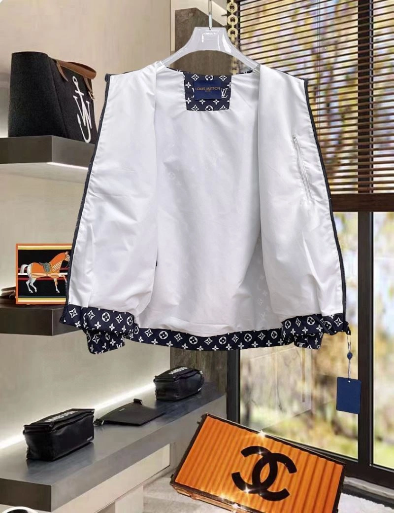 Top mirror Louis Vuitton Outwear