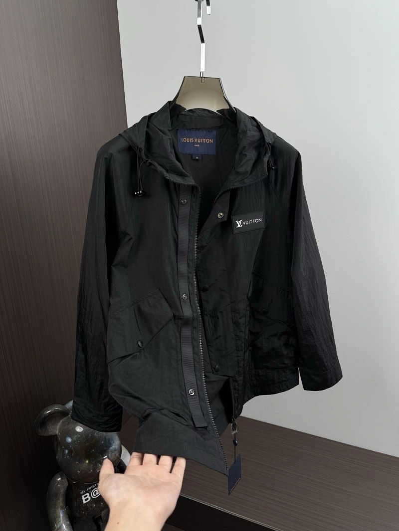 Top mirror Louis Vuitton Outwear
