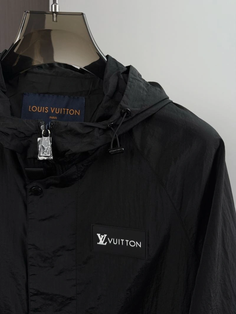 Top mirror Louis Vuitton Outwear