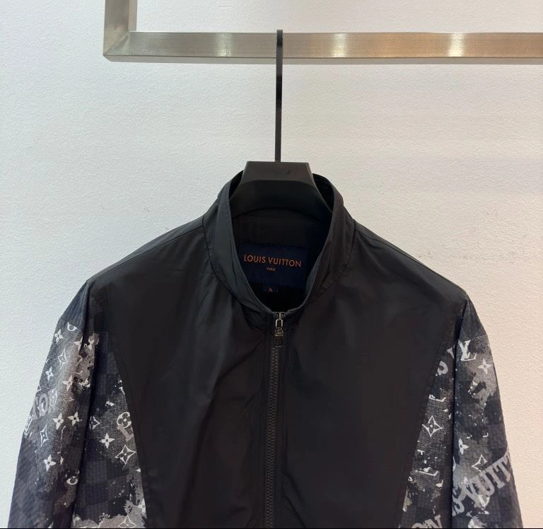 Official Louis Vuitton Outwear