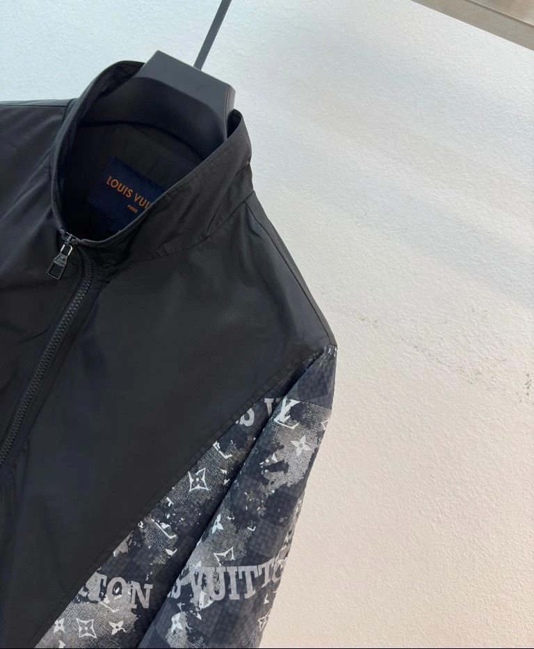Official Louis Vuitton Outwear
