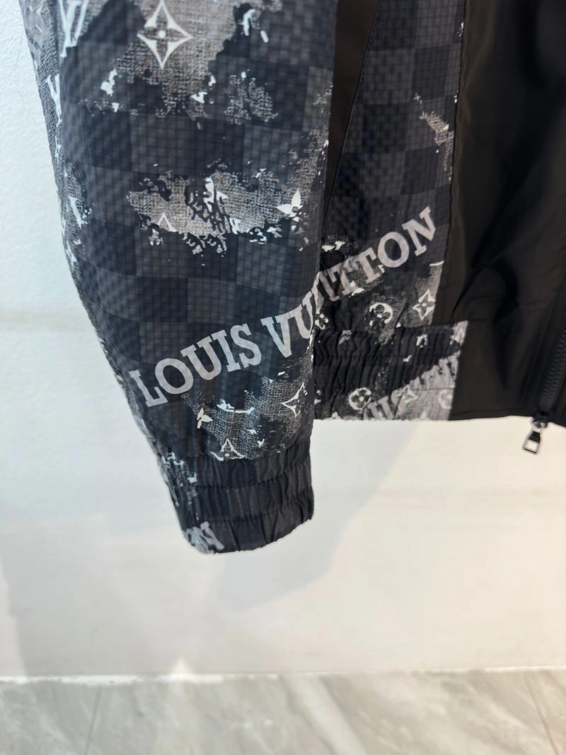 Official Louis Vuitton Outwear