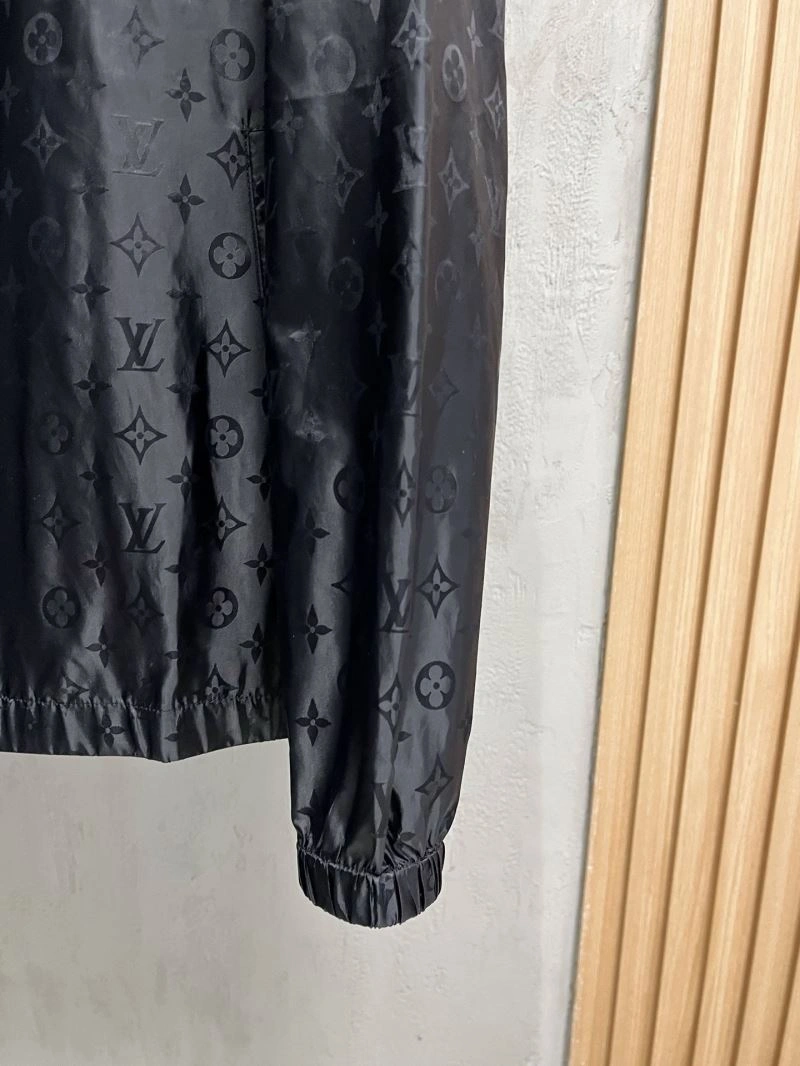 Bargain Louis Vuitton Outwear
