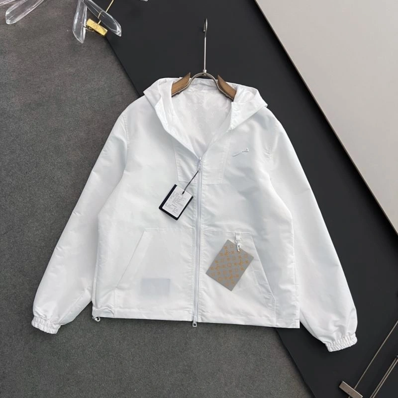 Bargain Louis Vuitton Outwear