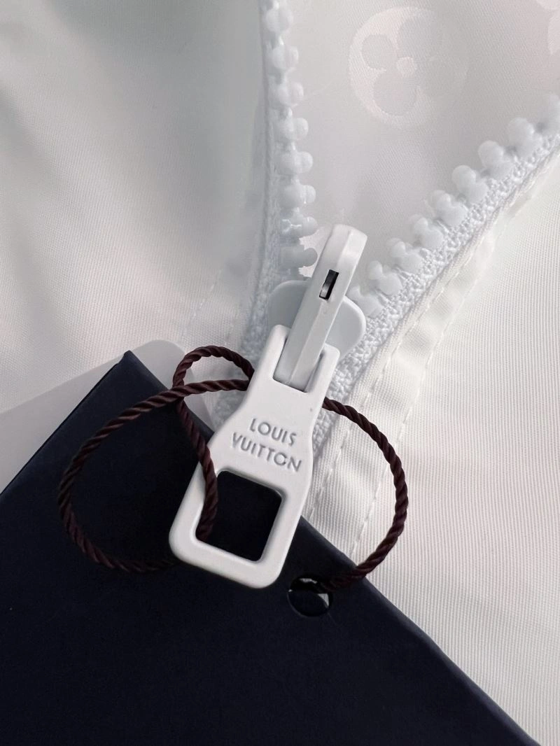 Bargain Louis Vuitton Outwear