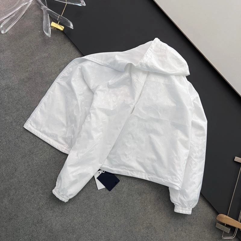 Bargain Louis Vuitton Outwear