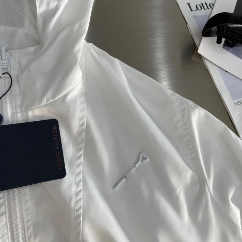 Top match Louis Vuitton Outwear