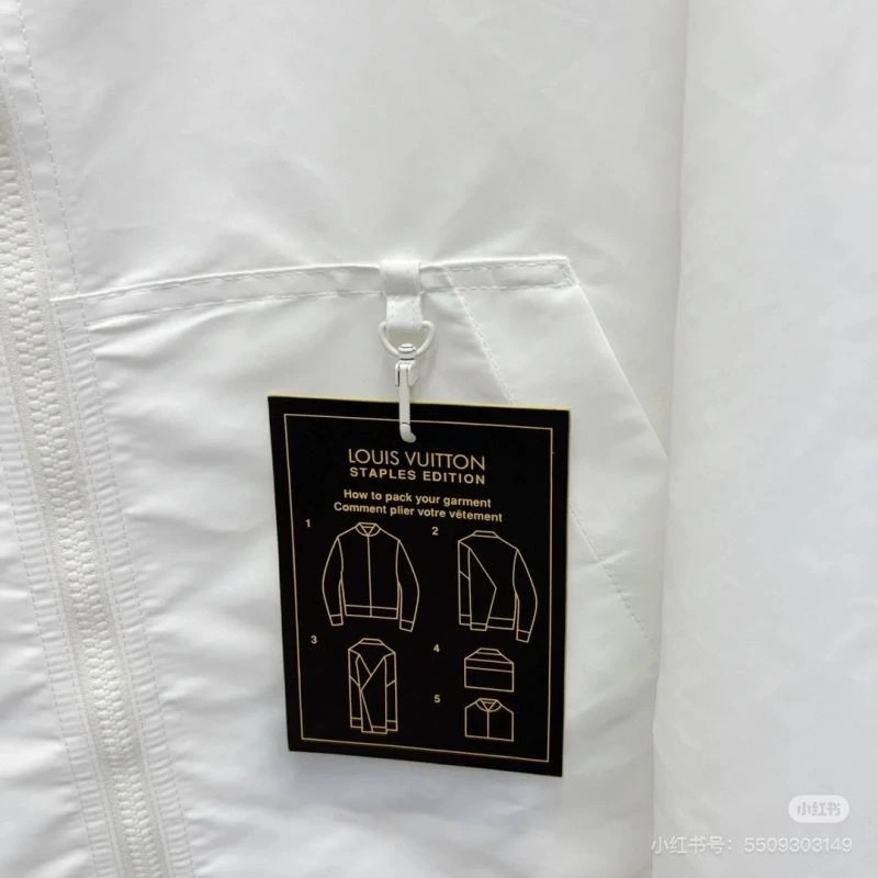 Top mirror Louis Vuitton Outwear