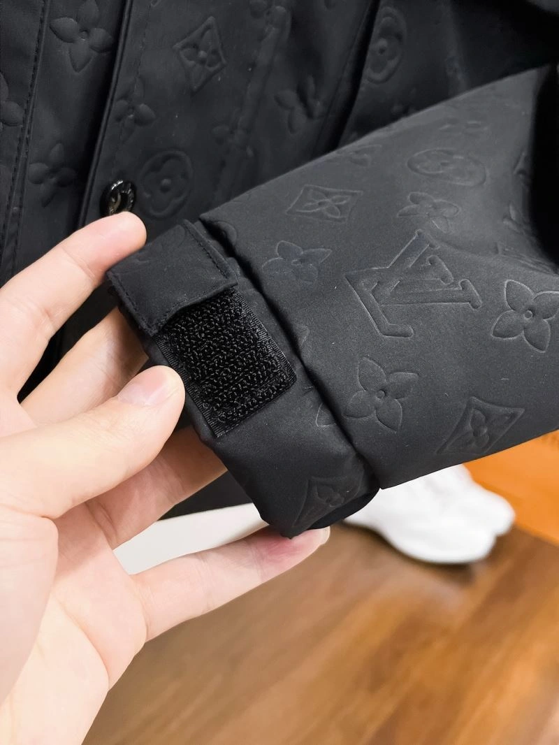 Accurate model Louis Vuitton Outwear