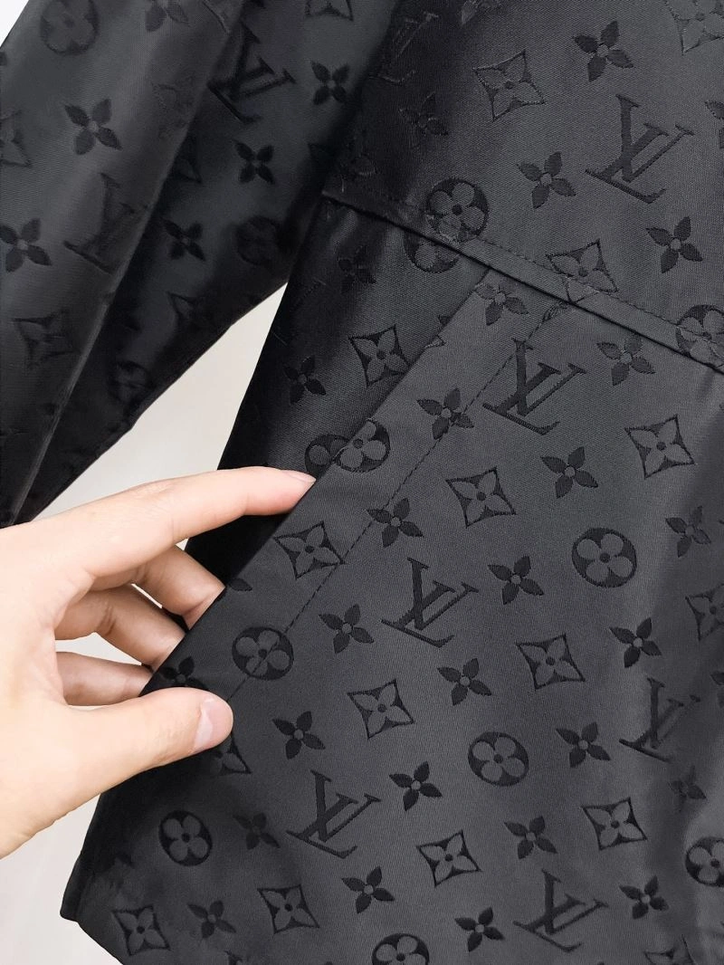 Top mirror Louis Vuitton Outwear