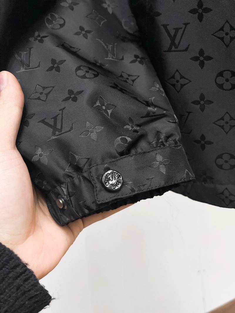 Top mirror Louis Vuitton Outwear