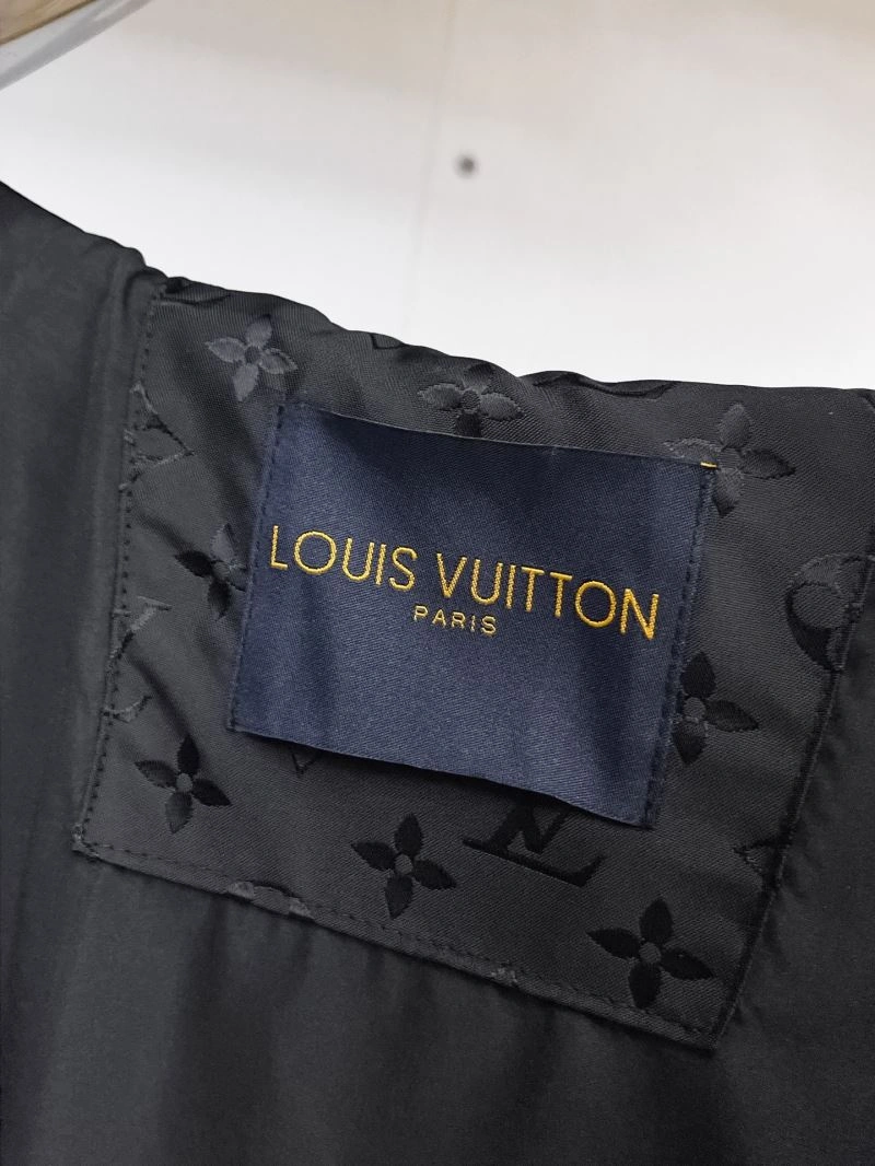 Top mirror Louis Vuitton Outwear