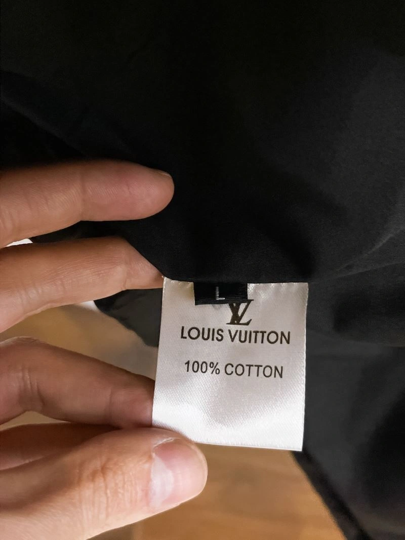 Top mirror Louis Vuitton Outwear