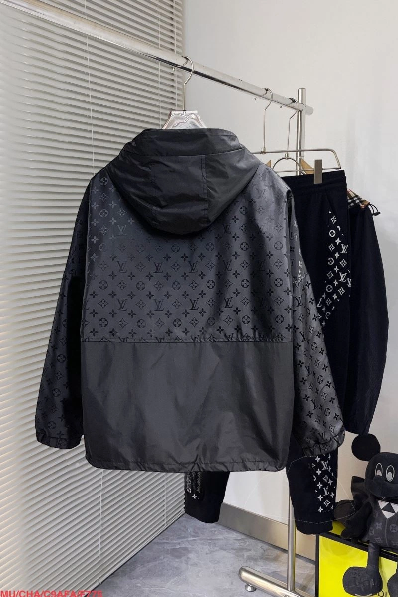 Accurate model Louis Vuitton Outwear