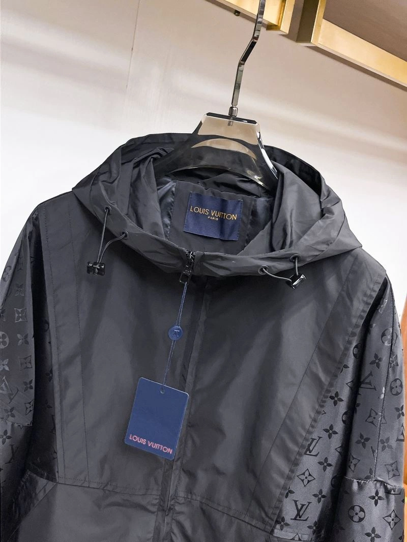 Accurate model Louis Vuitton Outwear