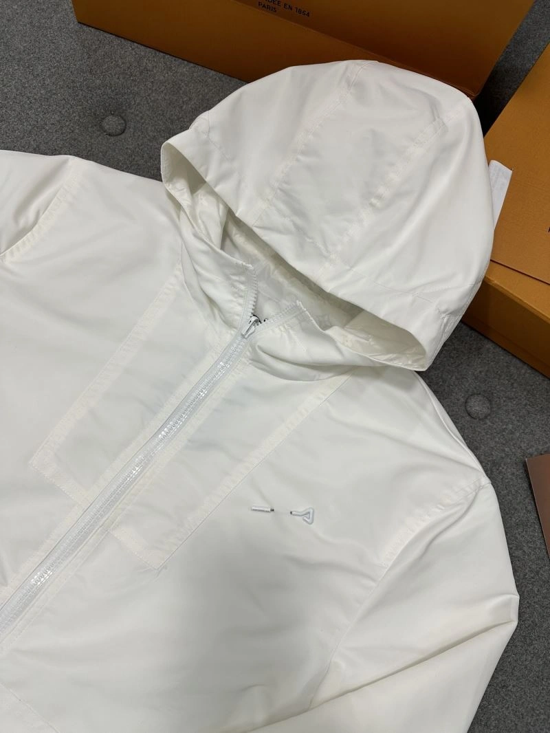 Bargain Louis Vuitton Outwear
