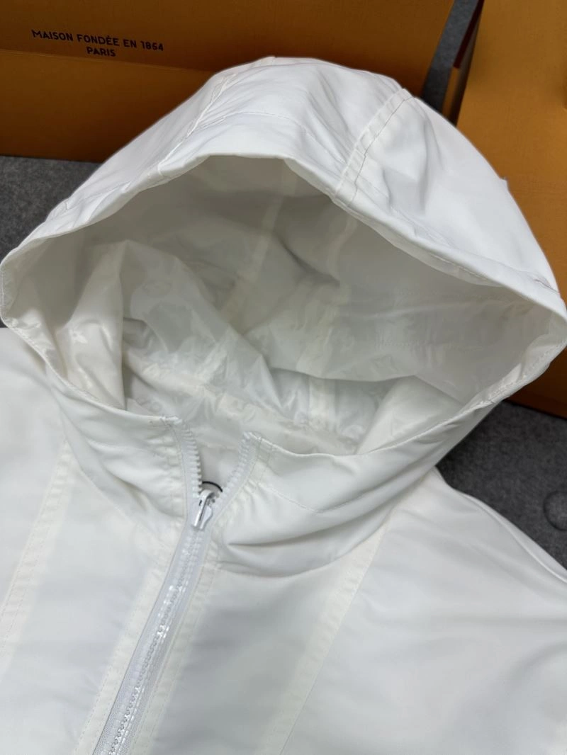 Bargain Louis Vuitton Outwear