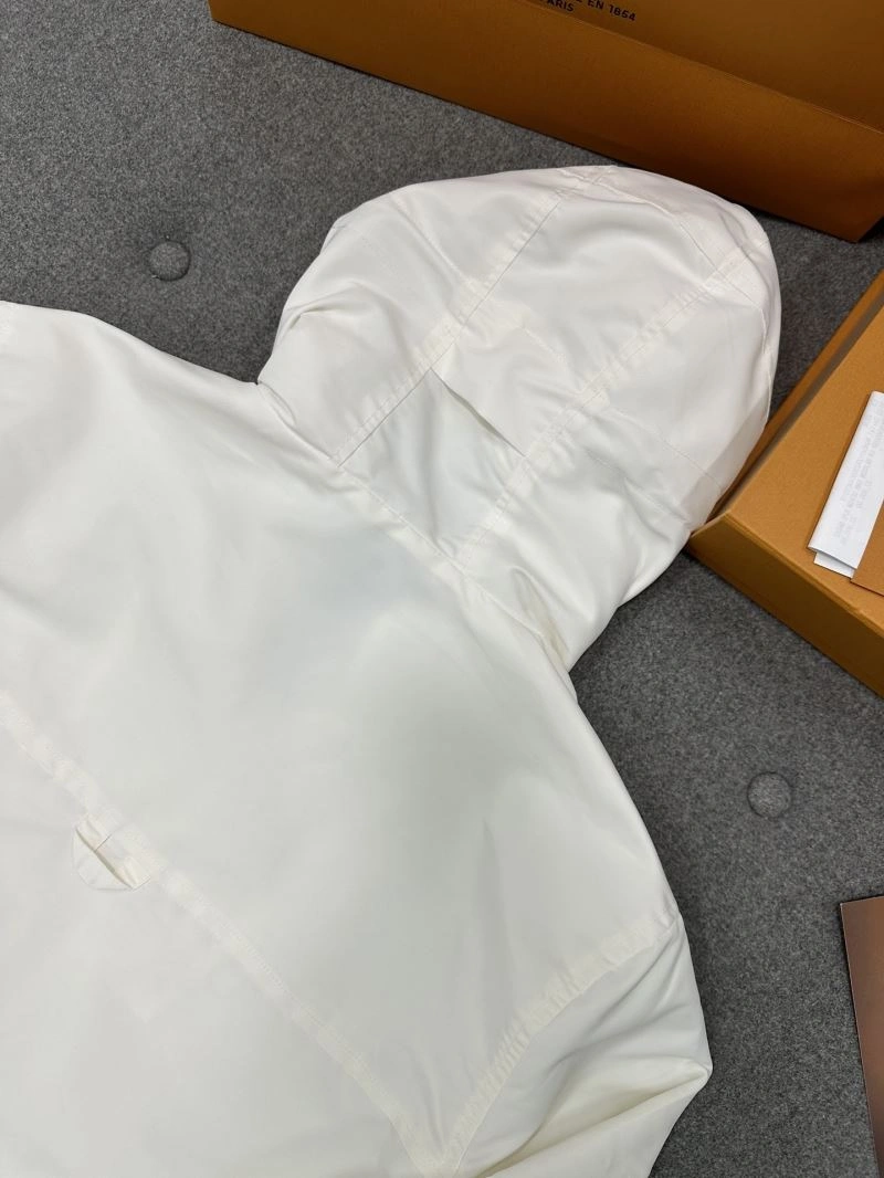 Bargain Louis Vuitton Outwear